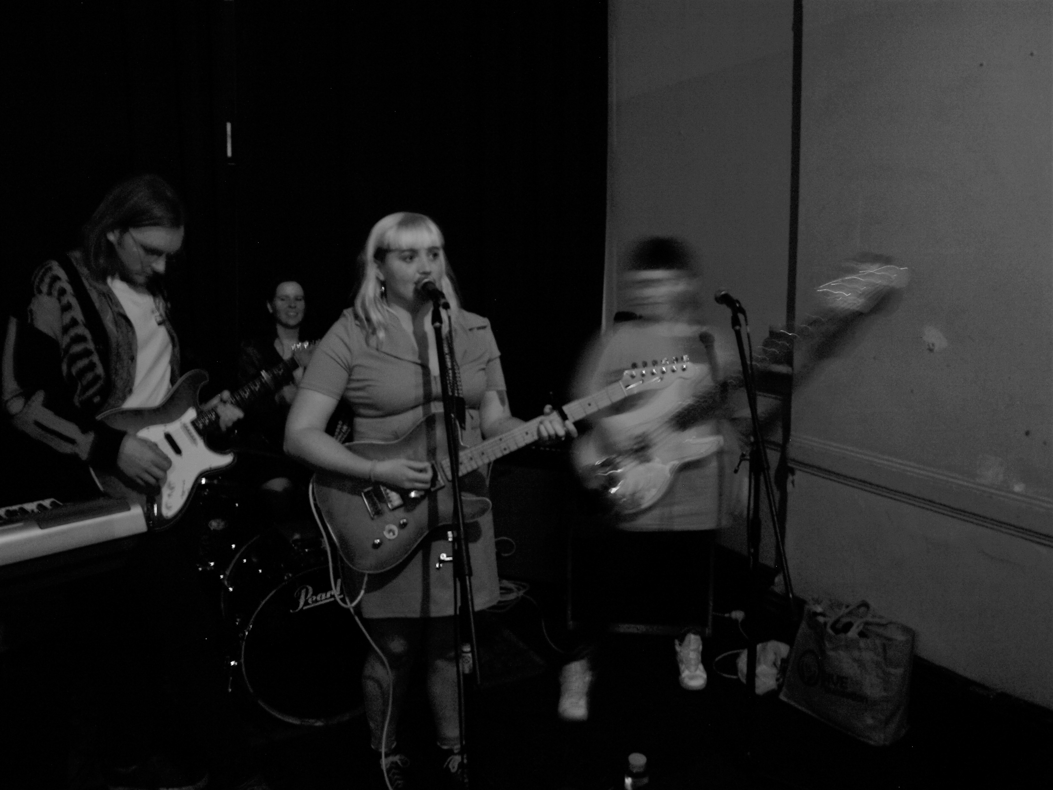 INTERVIEW – Georgy Rochow – Hey Harriett | Sonic Vandals